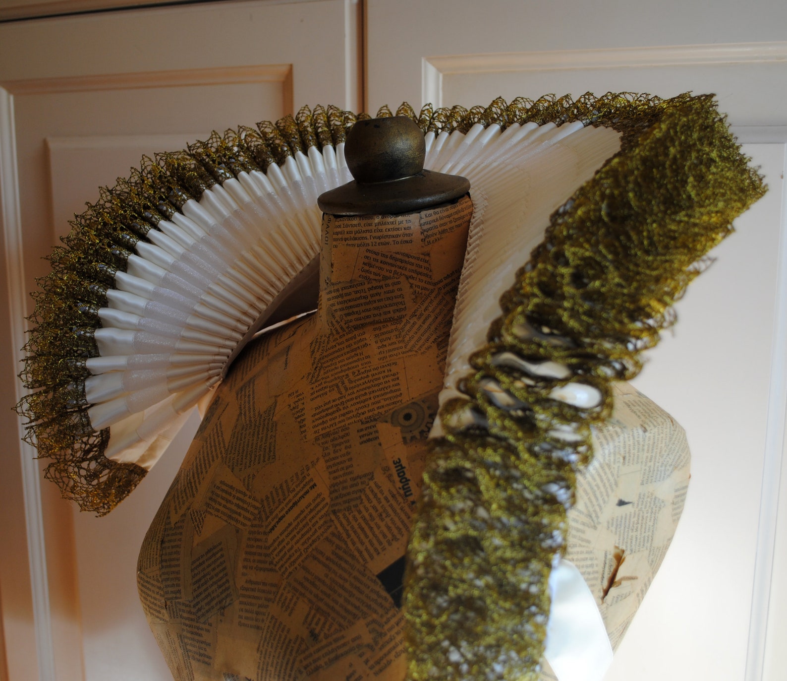 Royal Elizabethan Collar With Golden Lace,standing Ivory Collar ...