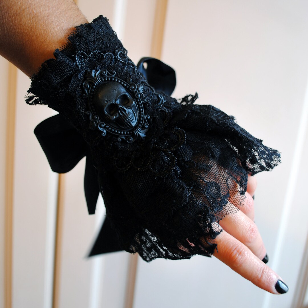Gothic Wrist Cuff With Skull Cameo,black Lace Wrist Wrap,victorian ...