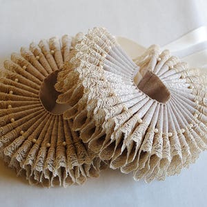 Historical Elizabethan Ruffled Cuffs,beige Renaissance Costume Wrist ...