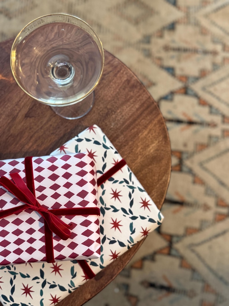 Diamond Red Luxury Gift Wrap | Retro Premium Holiday Wrapping Paper ...