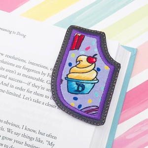 Corner Bookmark Applique 1, Embroidery Digital File, Instant Download ...