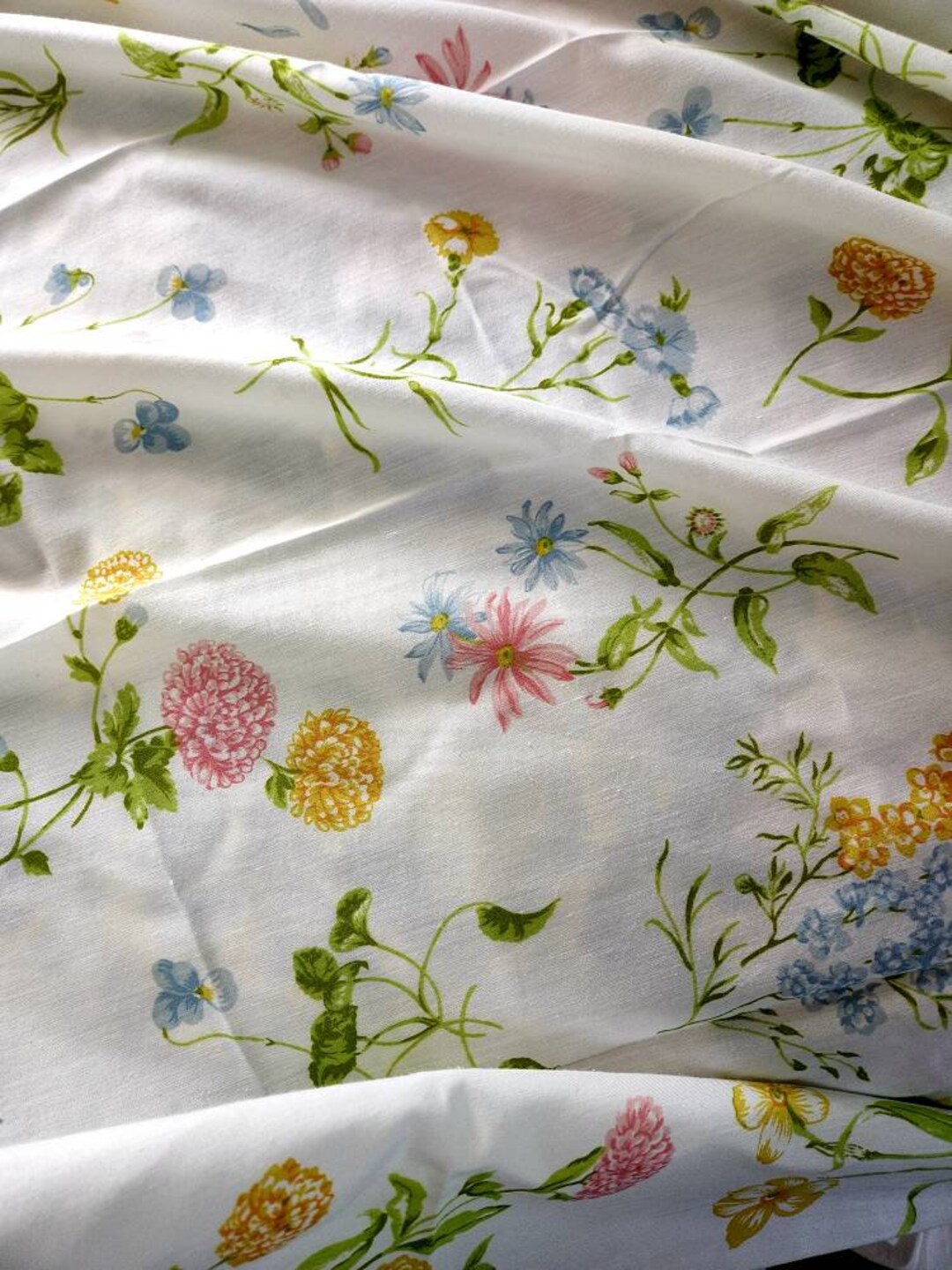 Beautiful Springtime Bed Sheet...vintage...double/full...no Iron ...