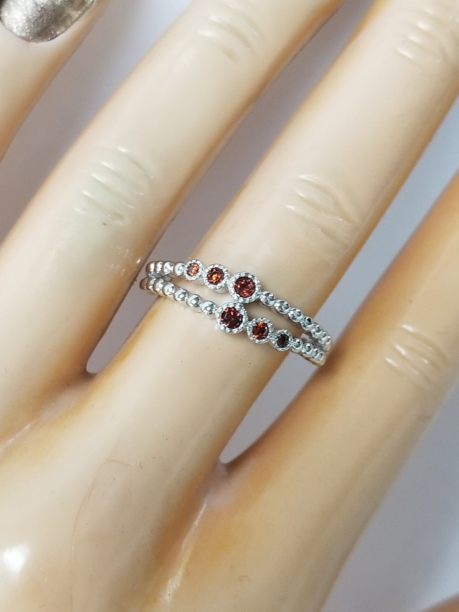 Estate Sterling Silver 925 CZ Ruby or Garnet .20ct Bead Ball Band Ring ...