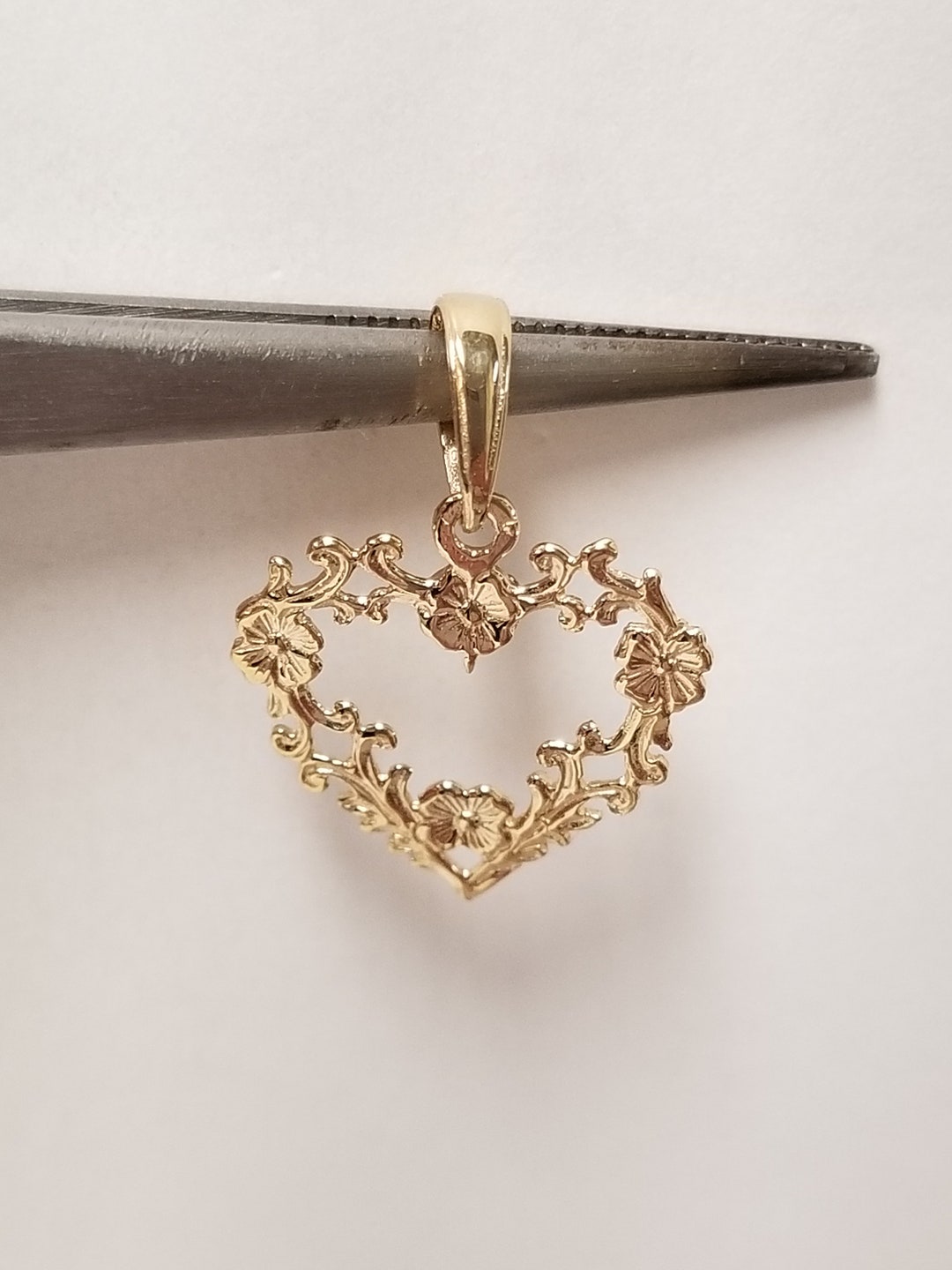 Estate Vintage 14k Yellow Gold Flower Victorian Heart Flower Pendant ...