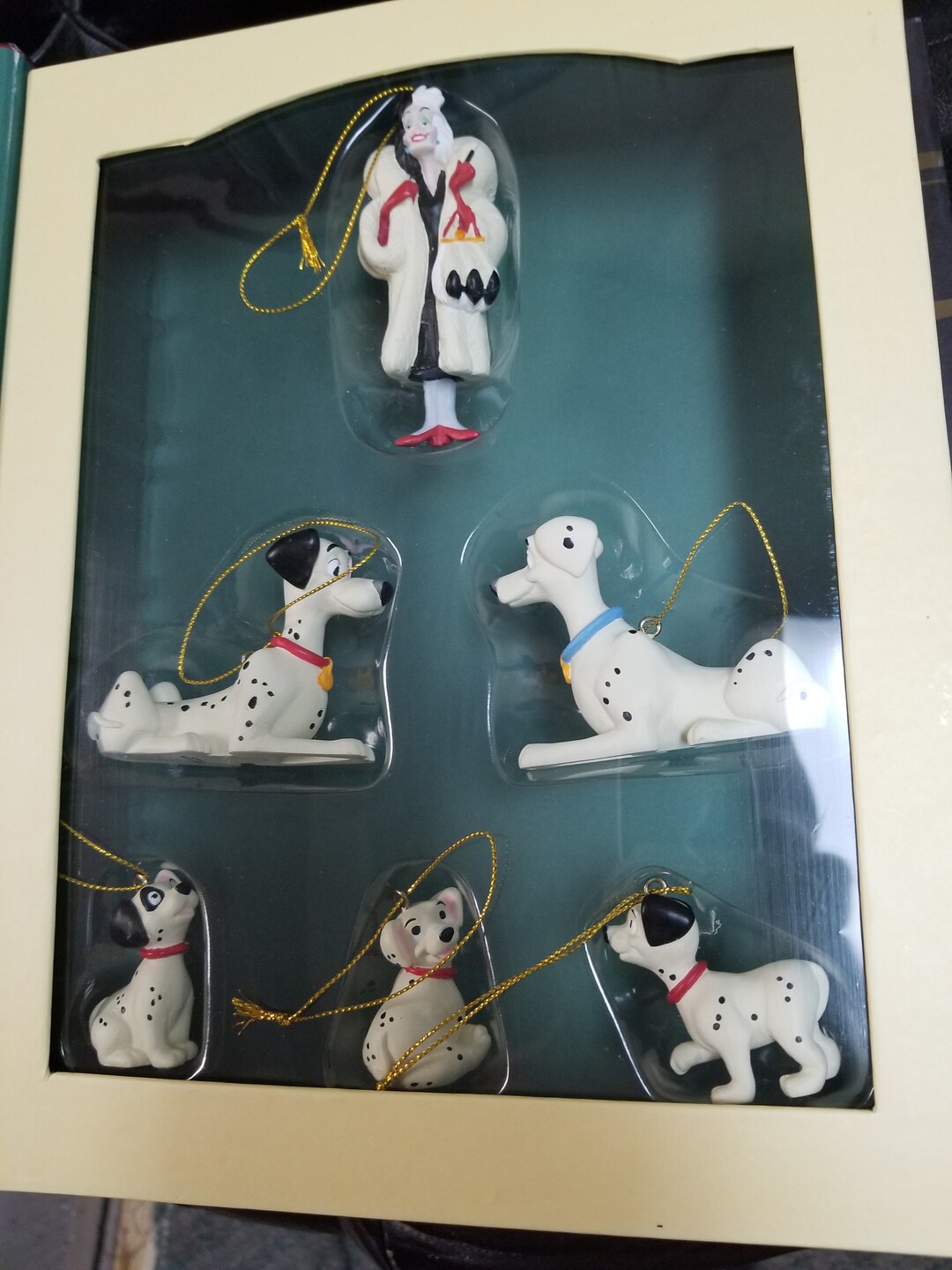 Estate Disney Ornament Book 101 Dalmatians Cruella Deville Pongo ...