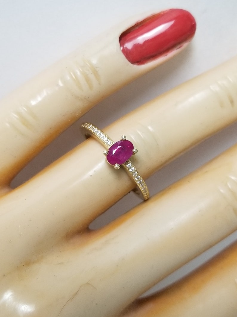 2.01 Grams Size 6.75 Estate 10k Yellow Gold Natural Oval .50ct Ruby ...