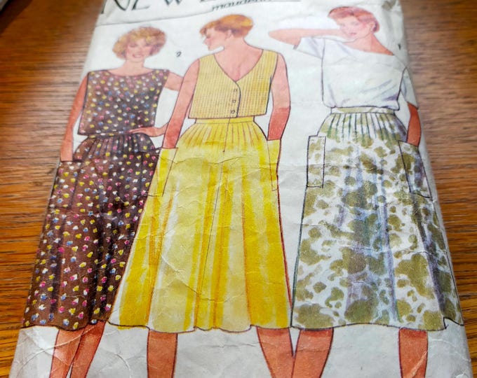 Vintage Sewing Pattern Skirt With Tucks & Pockets, Top With V Button ...