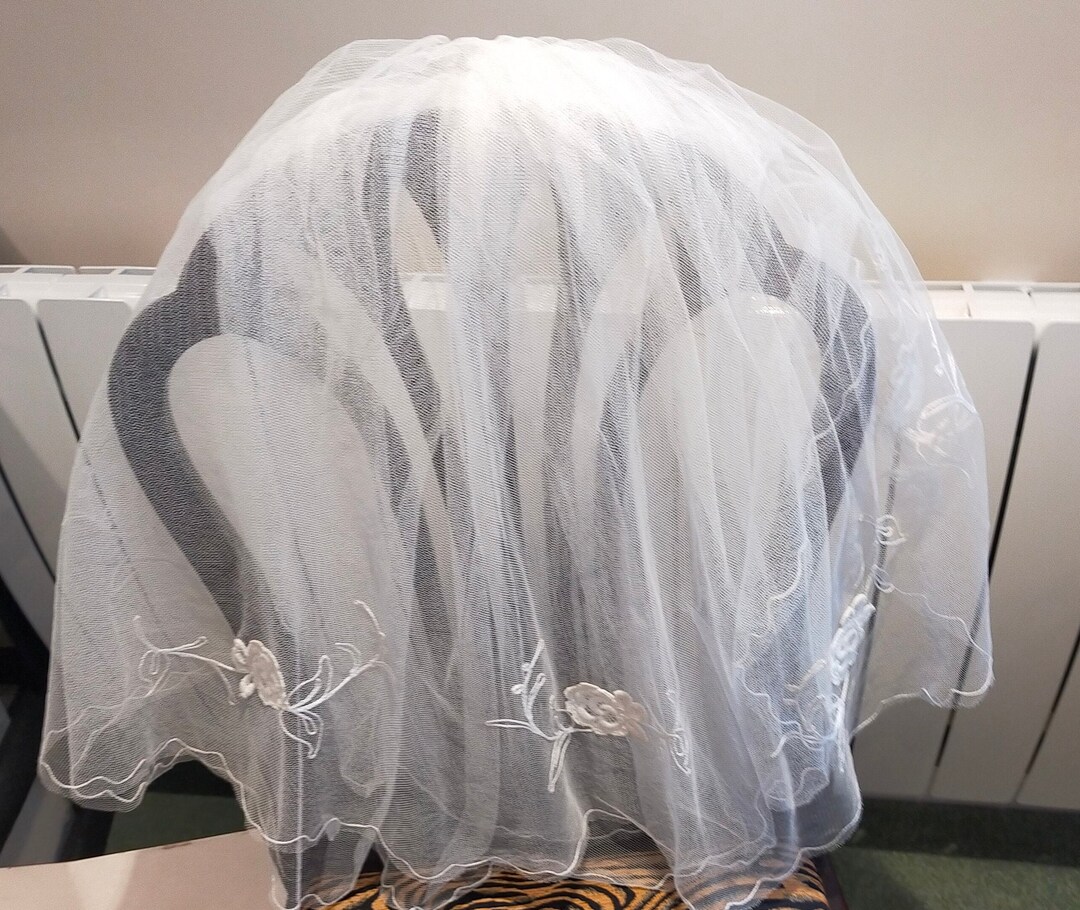 Rare Vintage White Wedding Veil With Embroidered Flowers at Edge ...
