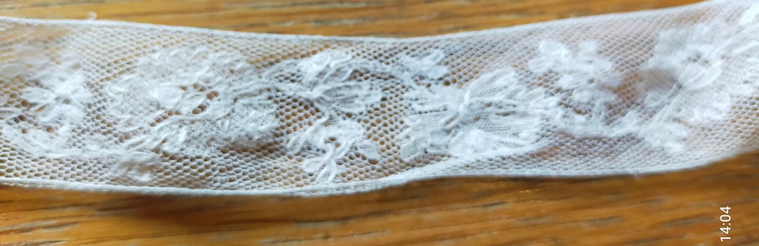 67 Victorian White Floral Edge to Edge Lace Ideal to Inset Into Above ...