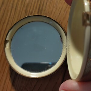 1950s Kigu Petit Point Vintage Powder Mirror Compact With Flower. Very ...
