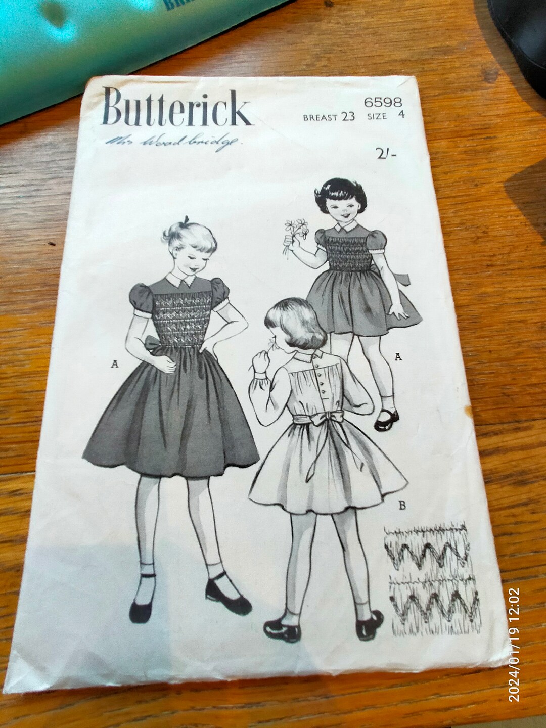 1940s Very Rare Girl Smocked Dress With Short Puff or Long Sleeves ... 1940s Very Rare Girl Smocked Dress With Short Puff or Long Sleeves ...