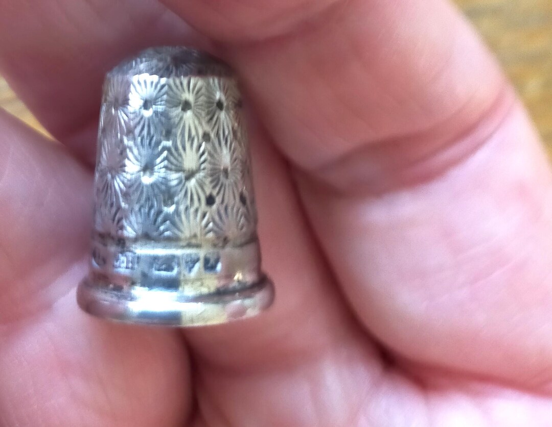 Antique Silver Thimble: Dorcas Design, Chester Hallmark (1910, Size 6 ...