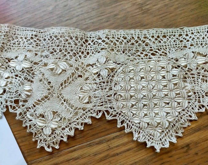 28 " 1800s of Pure Silk Maltese Lace With Crosses and Floral Panels ...