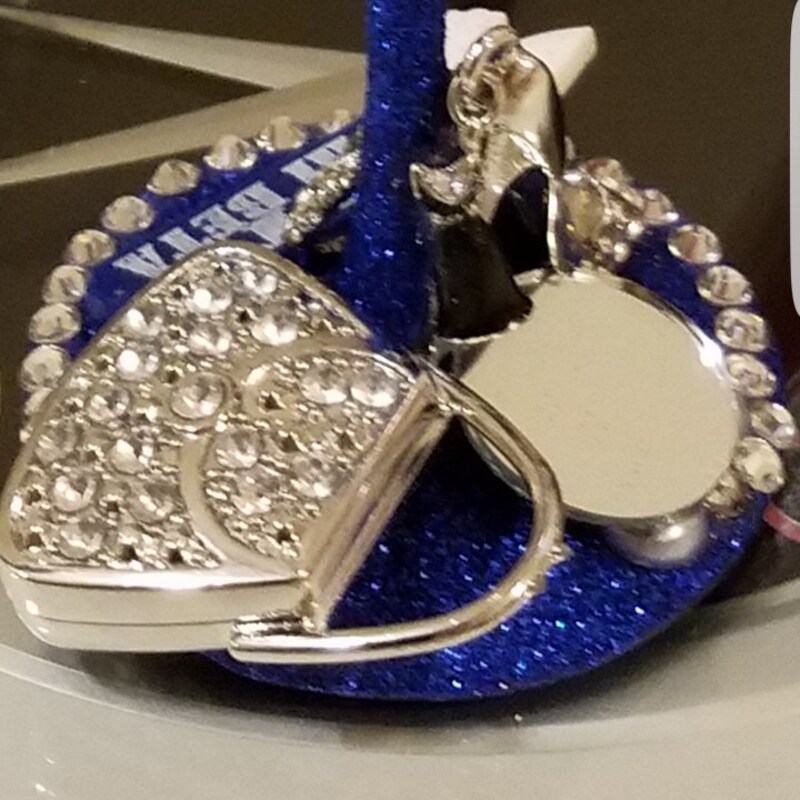 Diva Wine Glass - Etsy