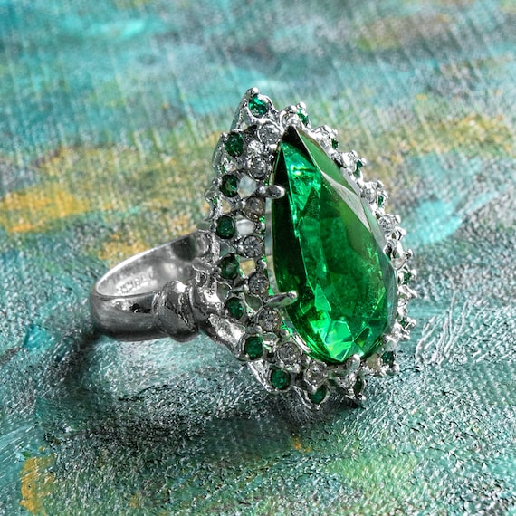 Swarovski emerald ring store