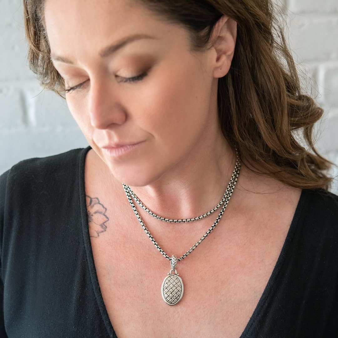 Vintage Designer Oscar De La Renta Long Pendant Antique Necklace 30 Inches Basket Weave Design ...