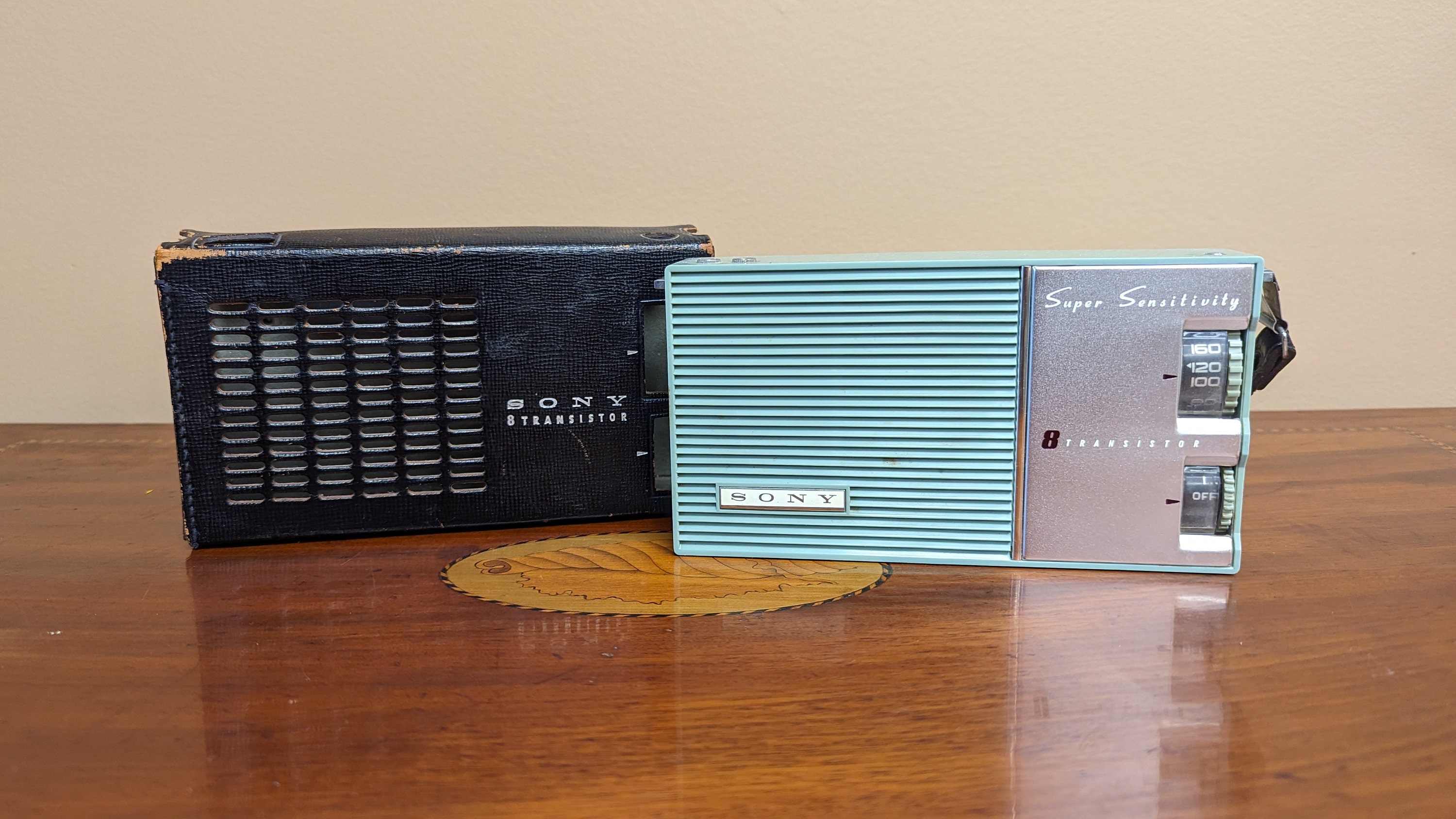 Vintage Sony TR-84 8 Transistor Radio Super Sensitivity - Etsy Canada