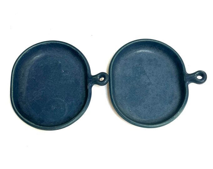 Vintage 1970s David Gill Bennington Pottery 1897 Pair of Serving Trays ...