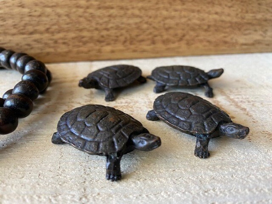 Turtle Amulet Statue // Turtle Statue // Small Turtle Statue - Etsy