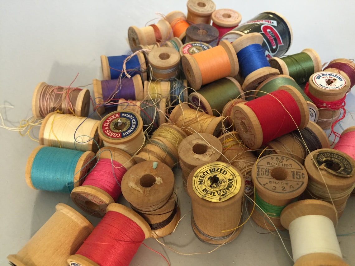 VINTAGE WOOD SPOOLS Lot wood spools spools with thread | Etsy