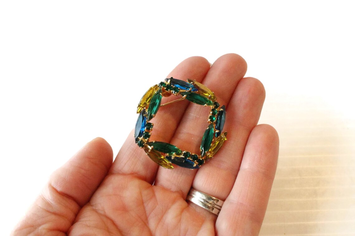 ROUND GEMSTONE BROOCH Multi Color Round Gemstone Brooch - Etsy