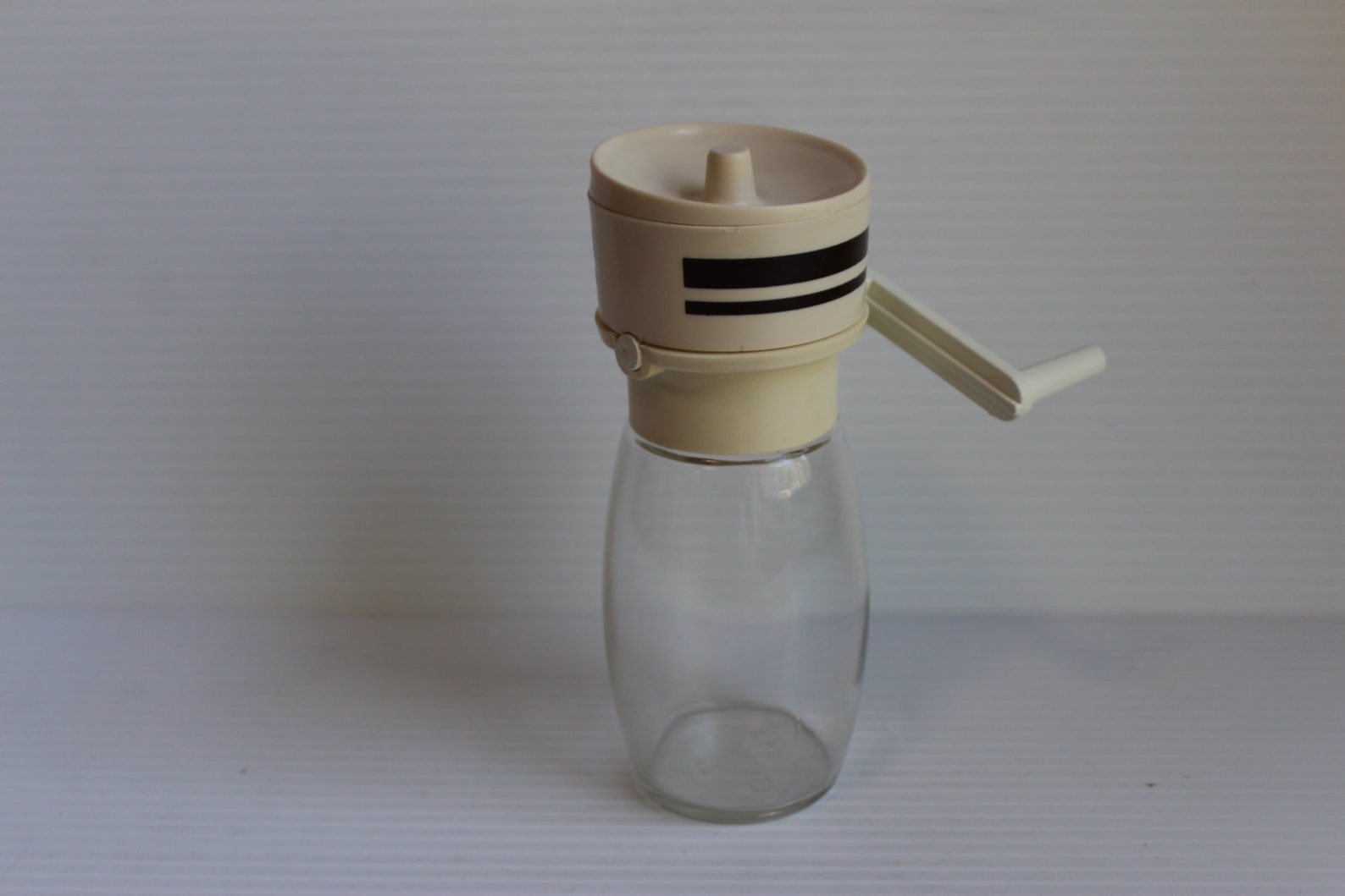 NUT CHOPPER Vintage Glass Housewares Vintage Collectible - Etsy