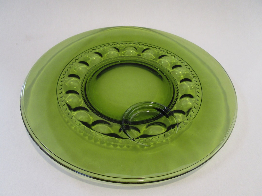 GREEN THUMBPRINT PLATE, Vintage Avocado Green Plate, Vintage Glass ...
