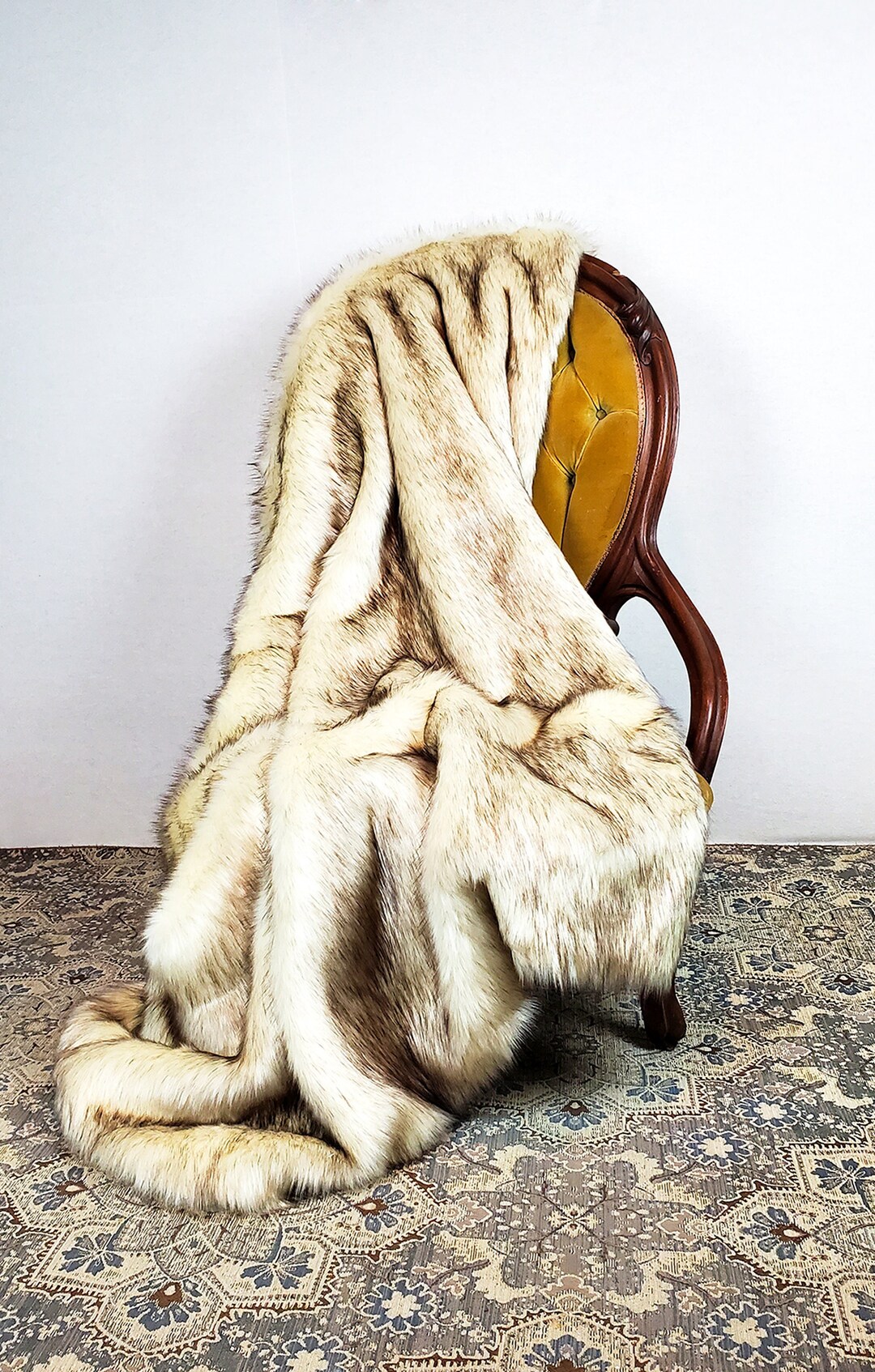 Luxe Faux Fur Throw Blanket, Luxury Realistic Animal Fur Blanket, Vegan ...