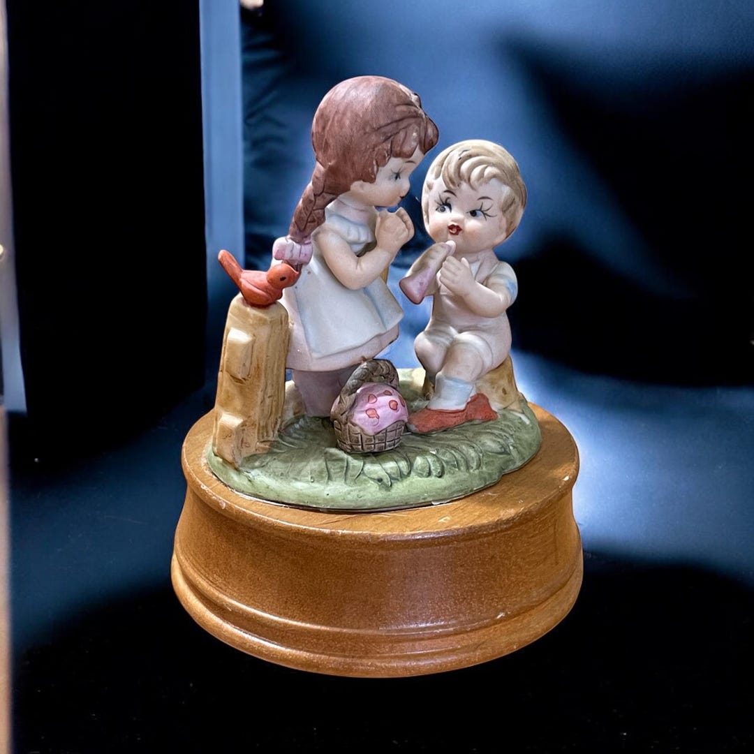 Vintage Lefton Music Box: Boy & Girl Picnic Scene, Plays "memories" - Etsy