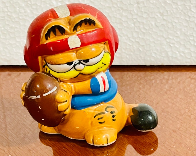 Enesco Vintage 1970s Garfield Football Player Statuette - 3" Tall - 2 ...