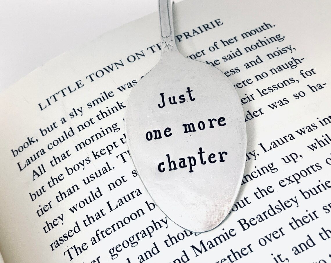 Just One More Chapter Bookmark Custom Bookmarks Flattened - Etsy Canada