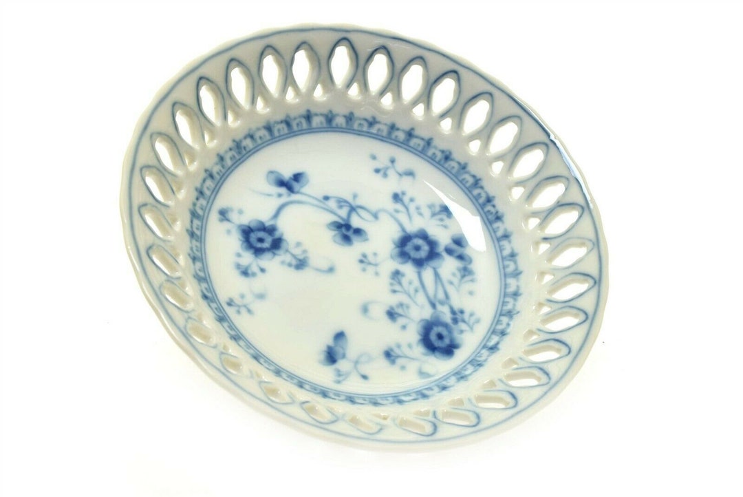 Sigma Victoria 7050 Blue White Blue Floral 7" Candy Dish Pierced Round ...
