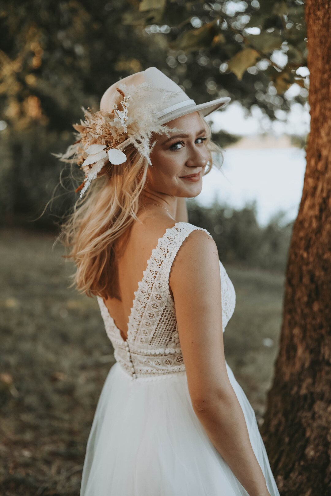 DRIED FLOWER HAT | Boho Wedding Hat With Sola Wood Flowers - Etsy