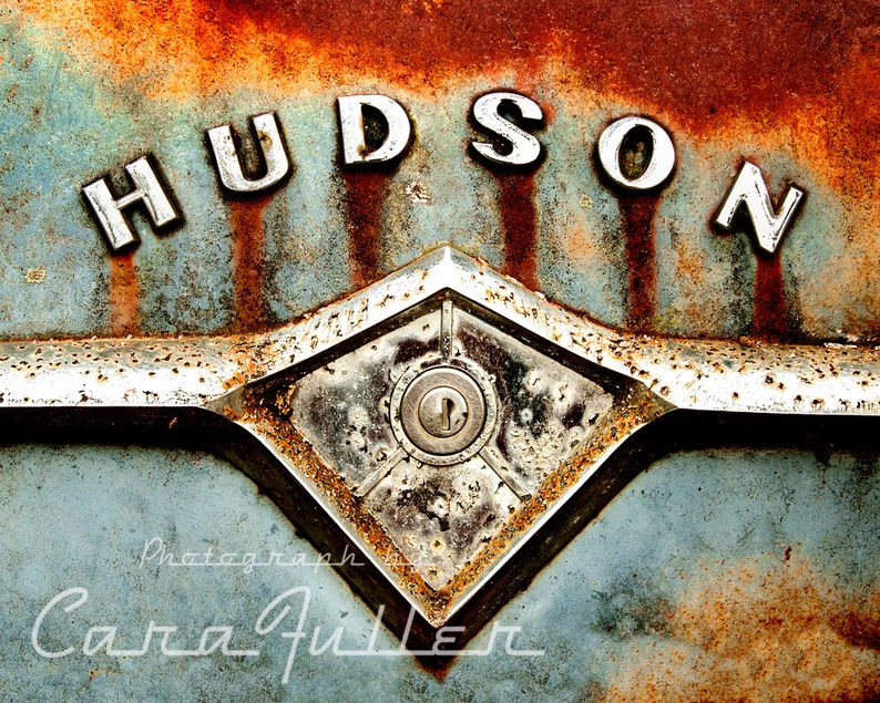 Photograph of the Hudson Emblem With Keyhole - Etsy