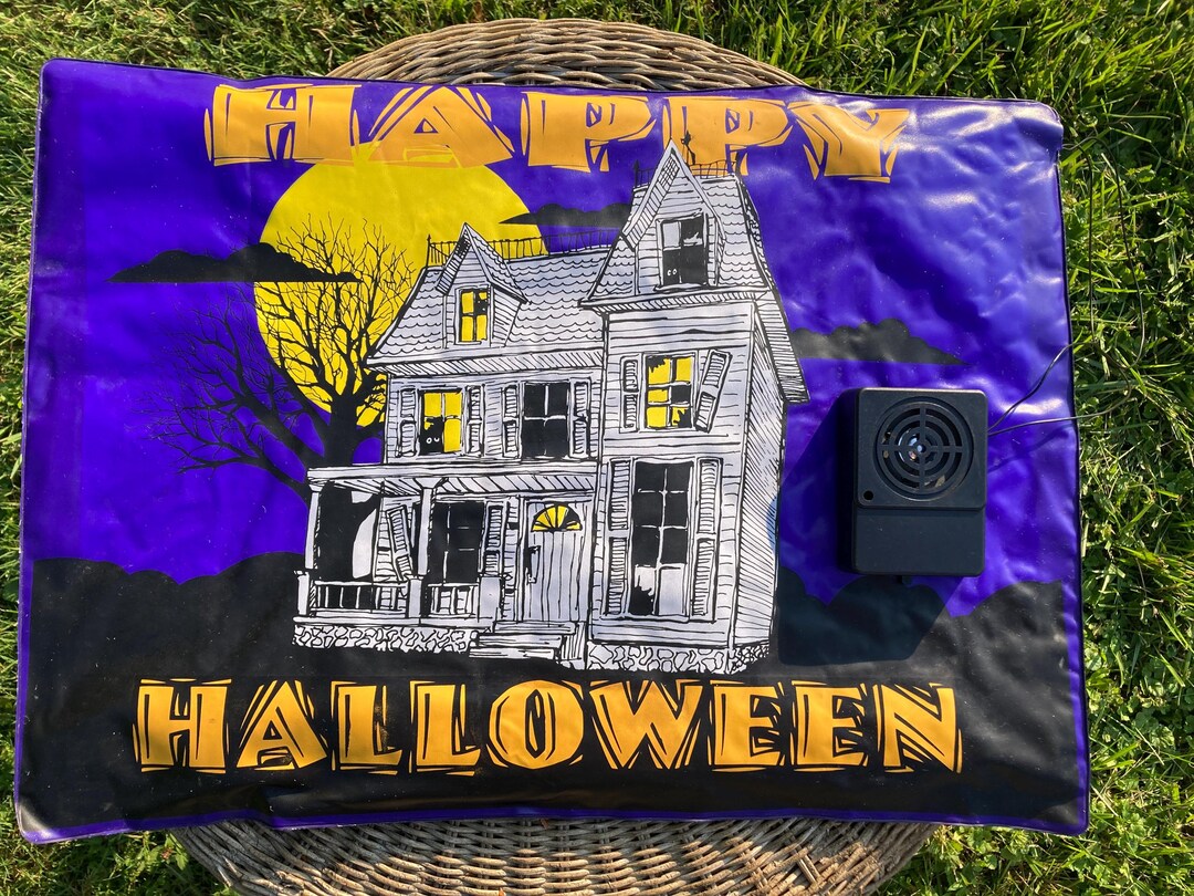 Vintage Halloween Touch Activated Haunted House Screaming Door Mat ...