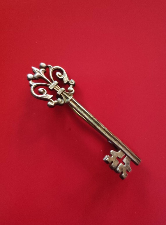 Superb antique key brooch silver metal or plated open… - Gem