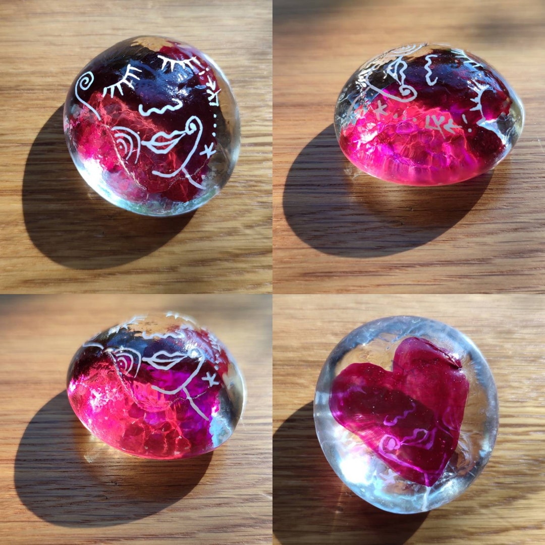Porte bonheur Porte Chance galet loupe bulle verre Créateur LydieLYK ...