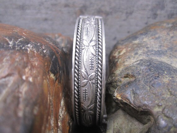 Stunning Vintage Pewter Bangle - Gem