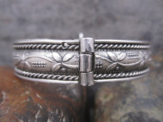 Stunning Vintage Pewter Bangle - Gem