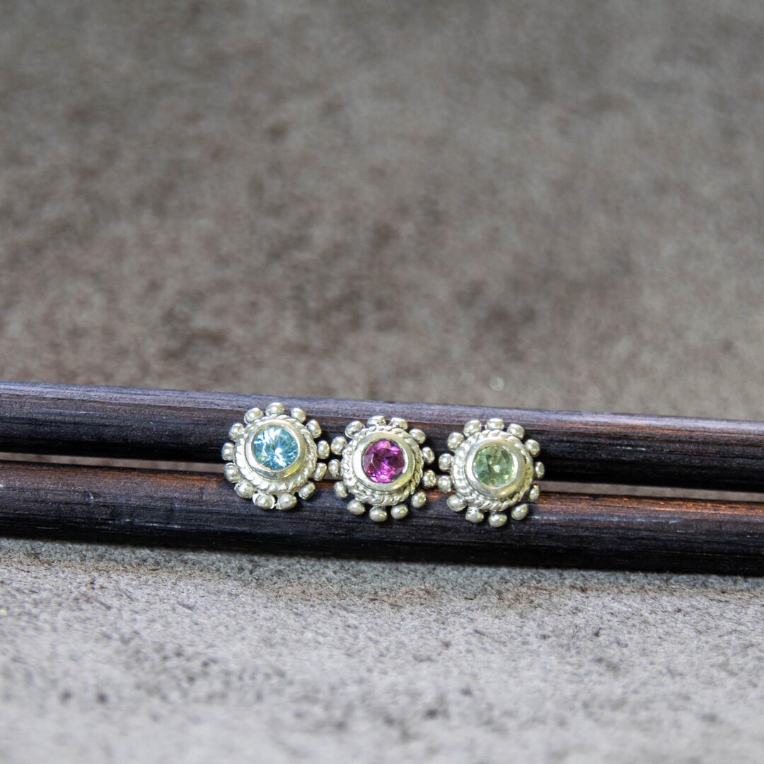 NOSE RING Circle With Center Gemstone, Minimalist Jewelry, Delicate ...