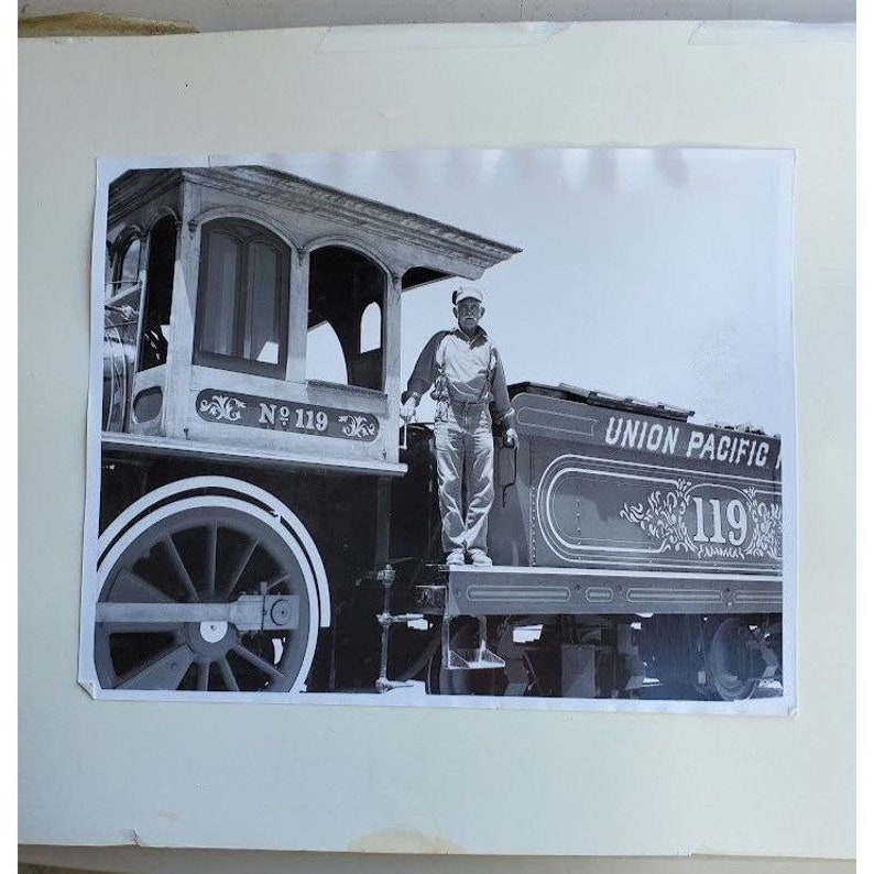 Union Pacific #119 Photograph 8x10 Engineer Les Smith Train Locomotive ...