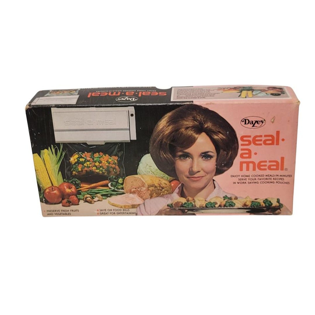 VTG DAZEY Seal A Meal Model 48084 White Vacuum Food Sealer W/bags ...