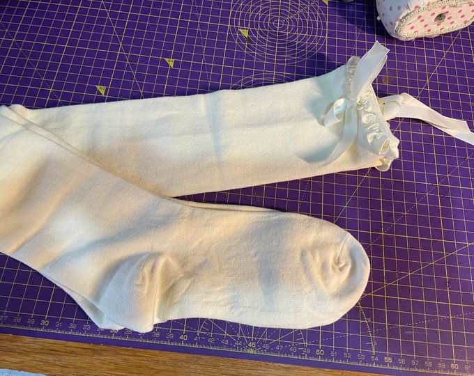 Ladies' Cream Regency/ Georgian/ Colonial Knitted Stockings With Ribbon Garter - Etsy