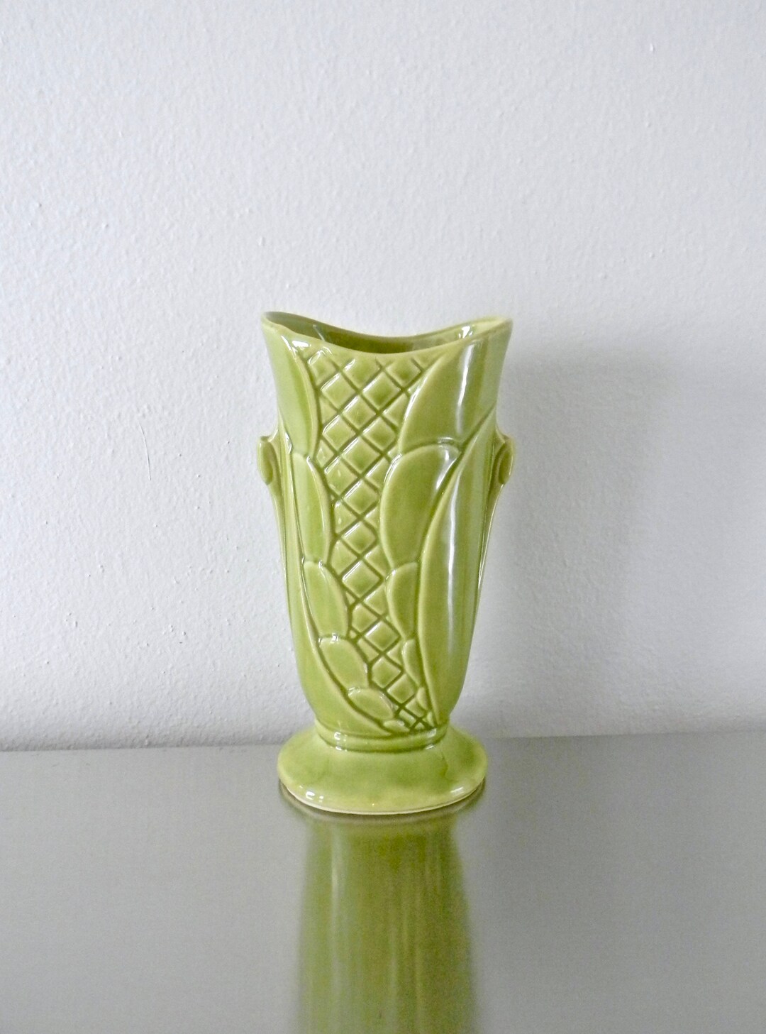 Vintage Mid Century Chartreuse Shawnee USA Bouquet Vase, Lime Green ...