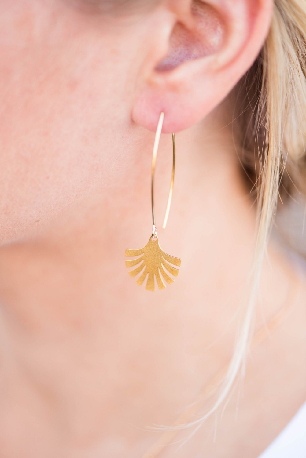 Geometric Palm Drop Earring // Gold Dangle Earring // Gold | Etsy
