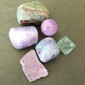 UV Stones, Stone Set, Educational Stones, UV Minerals, Smithsonite ...