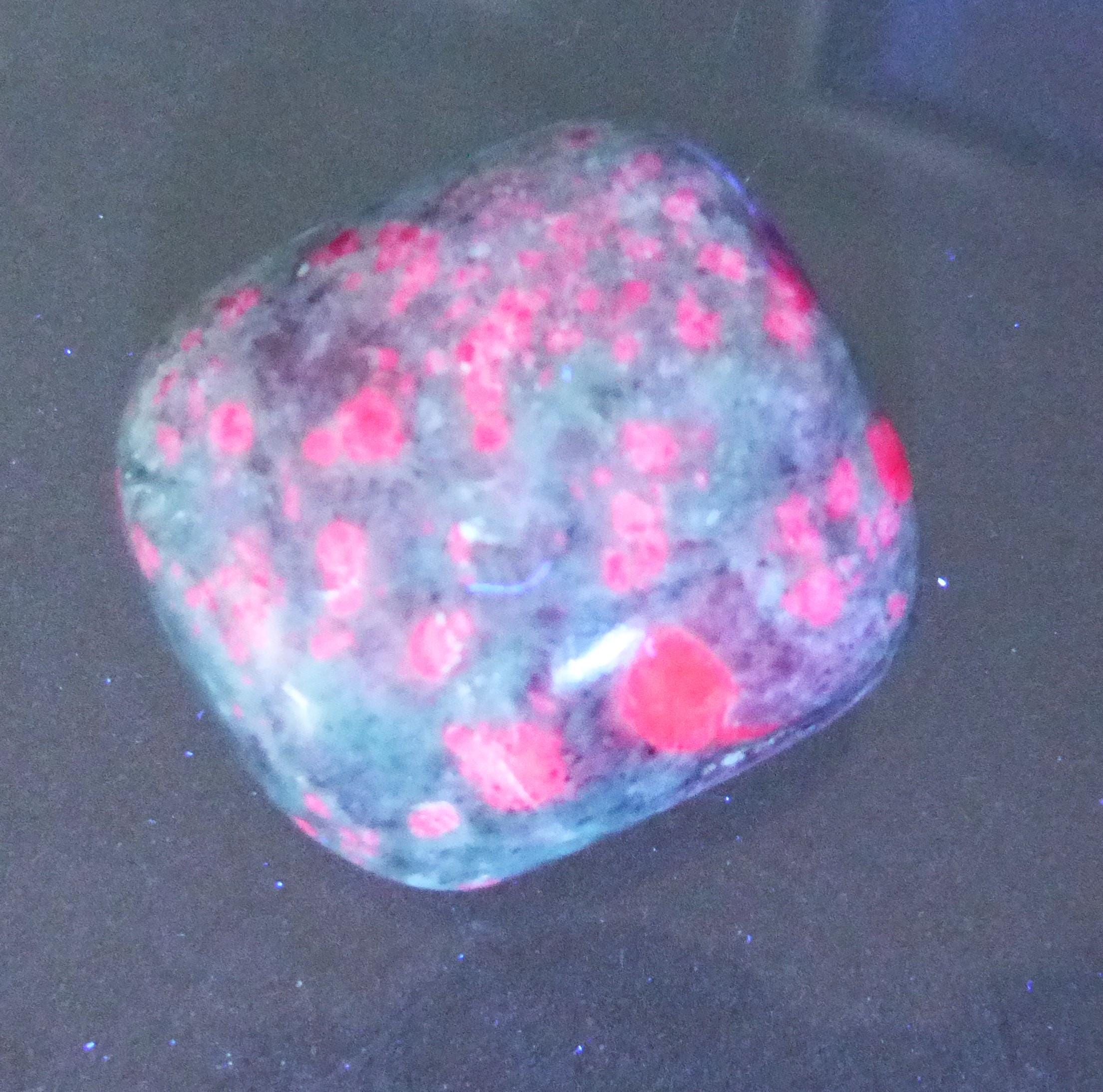 UV Stones, Stone Set, Educational Stones, UV Minerals, Smithsonite ...