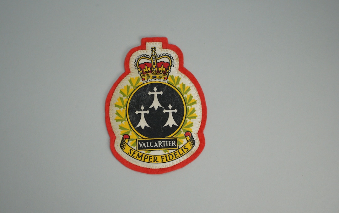 Vintage Valcartier Canadian Army Forces Base Semper Fidelis Badge - Etsy