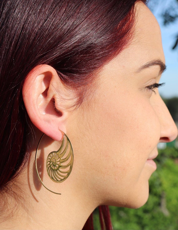 Aesthetic hoop earrings store