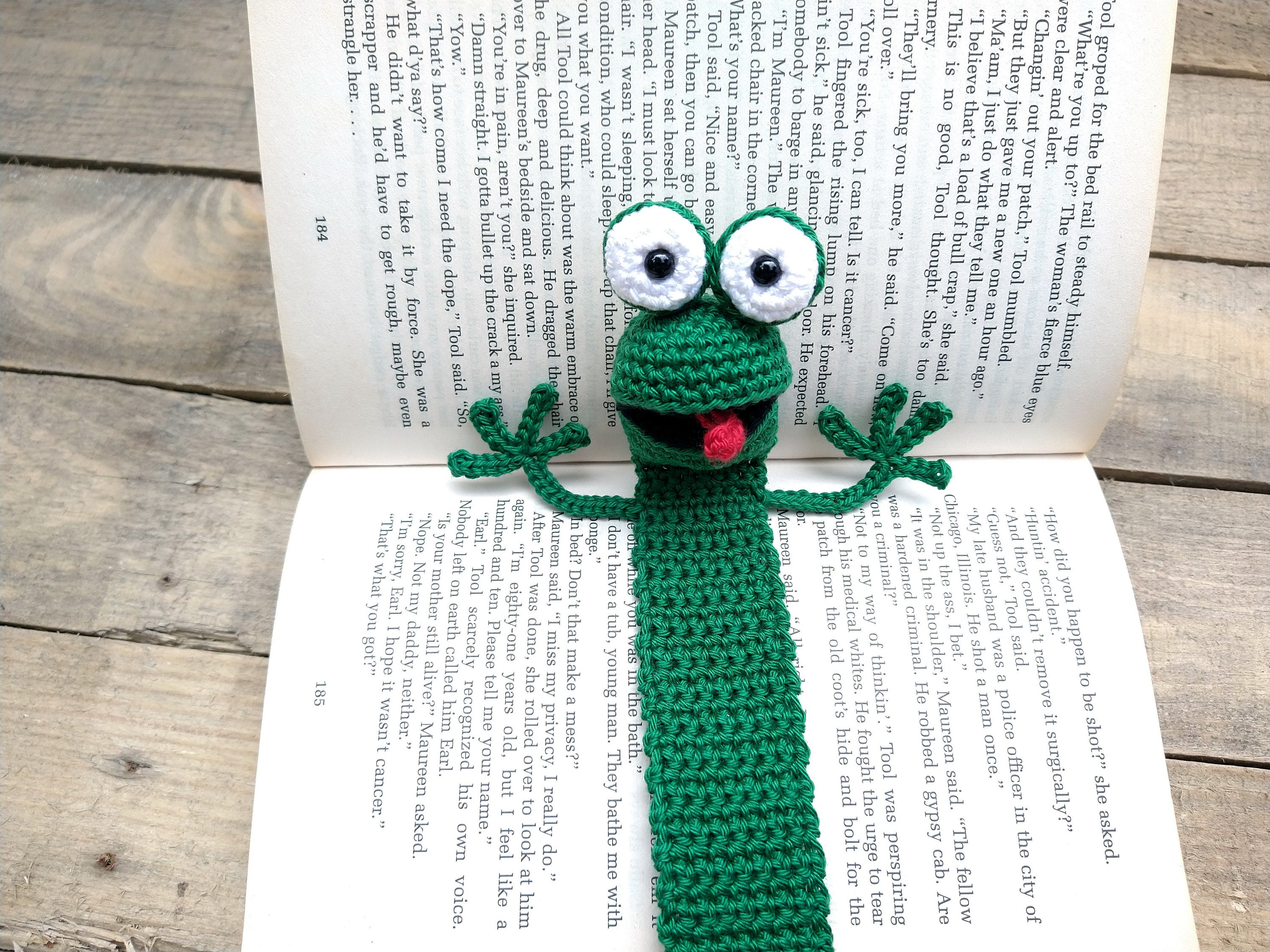 Crochet Squished Frog Bookmark gift for readers funny | Etsy